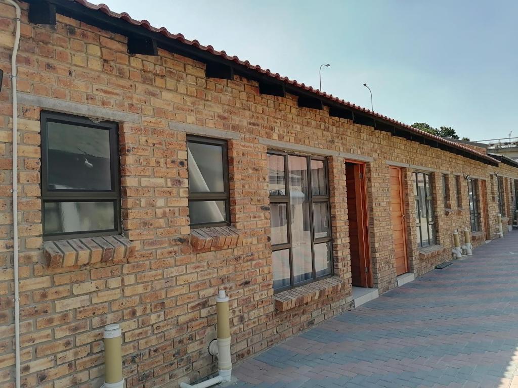 Lukhanya Guesthouse, Randfontein (updated prices 2024)