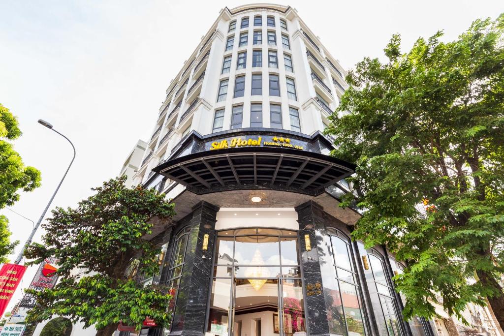 Silk Hong Ha airport hotel, Ho Chi Minh City (updated prices 2026)