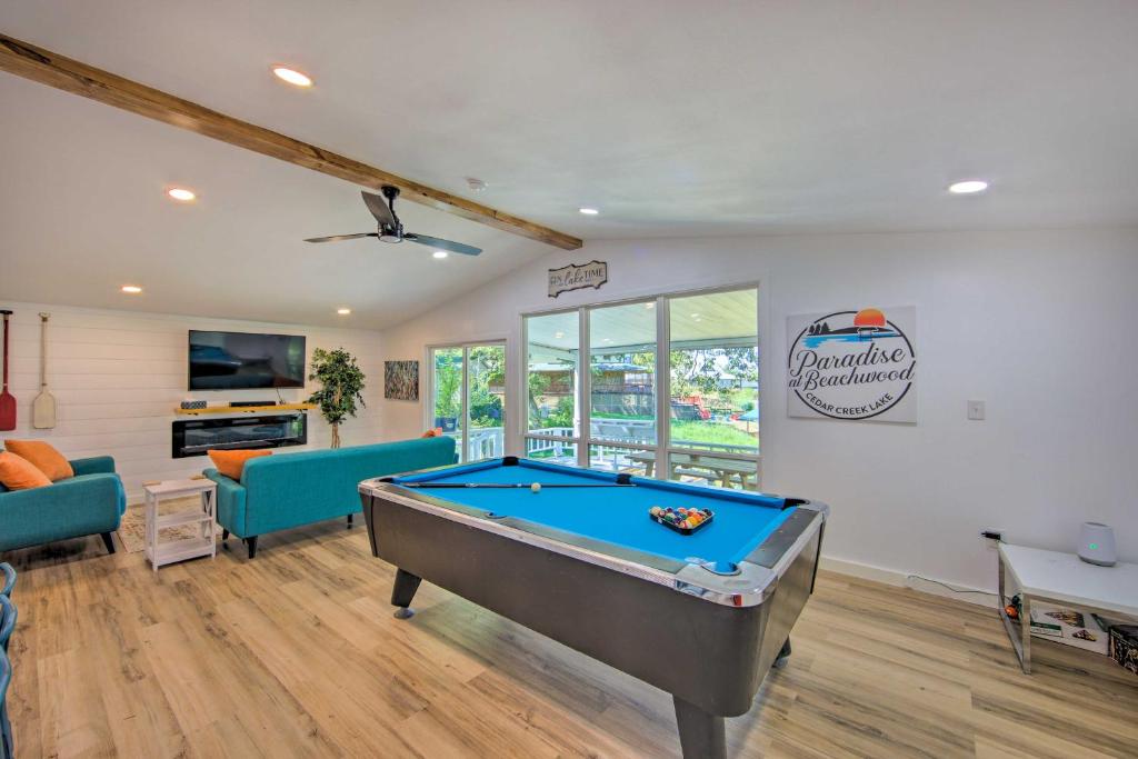 Modern Lakefront Mabank Home with Pool Table!, Mabank – Aktualisierte ...