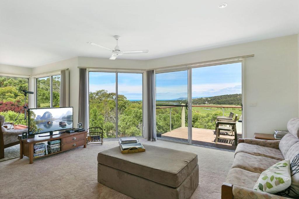 Panoramic Views - BYO Linen, Aireys Inlet (updated prices 2026)