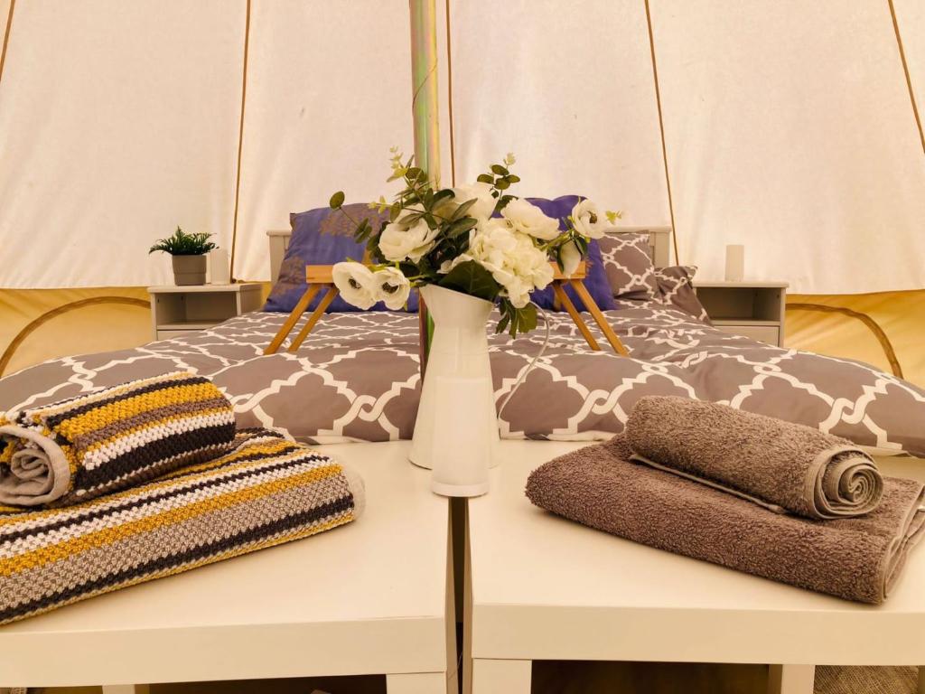 Twinkle Bell 4, Luxury Bell Tent with Firepit, Bartley (updated prices ...