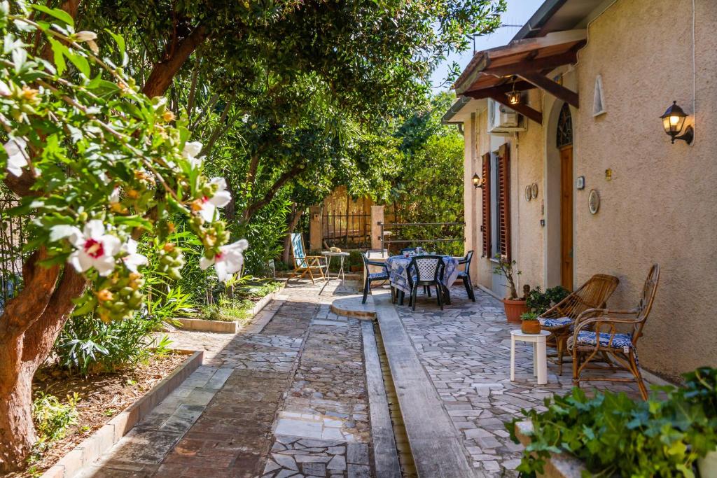 Amazing Tuscany Window, Montemassi (updated prices 2025)