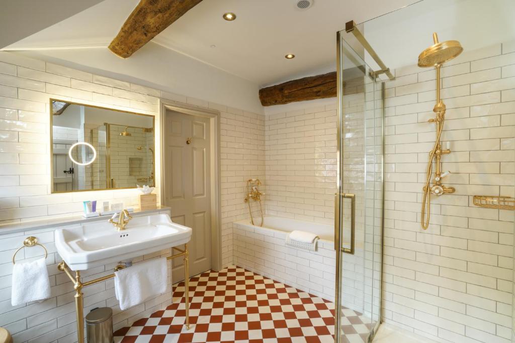 The Pheasant Inn, Higher Burwardsley (updated prices 2025)