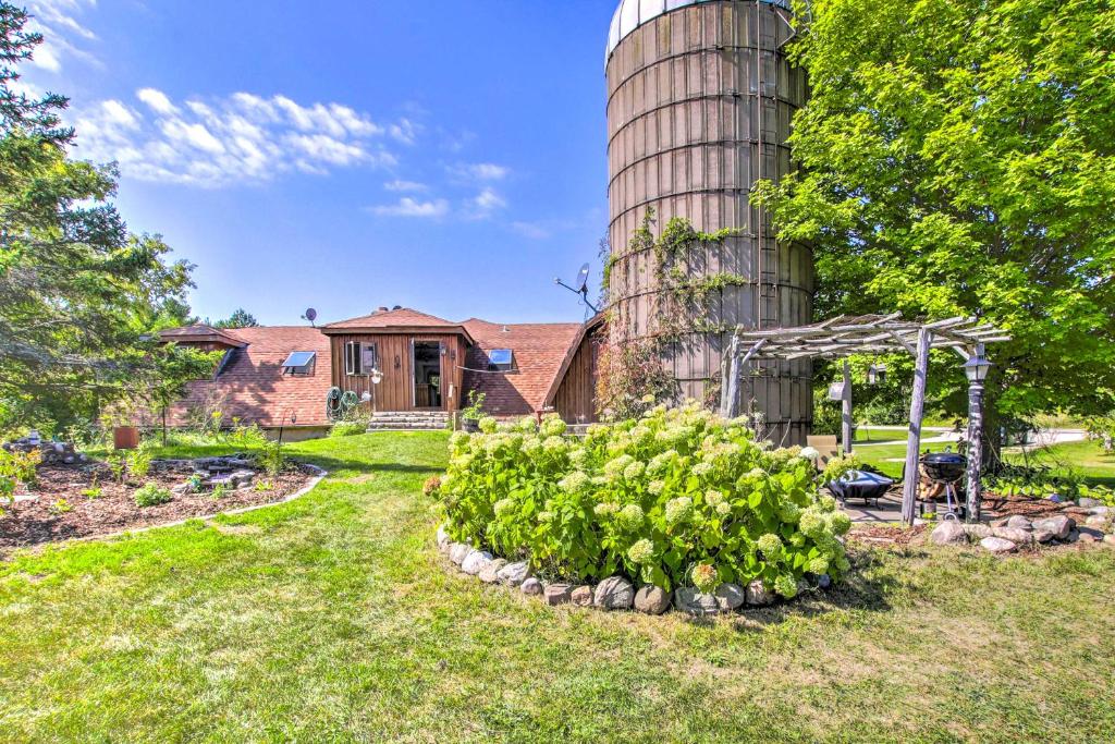 Quaint Sister Bay Studio w/ Large Backyard!, Sister Bay (updated prices ...
