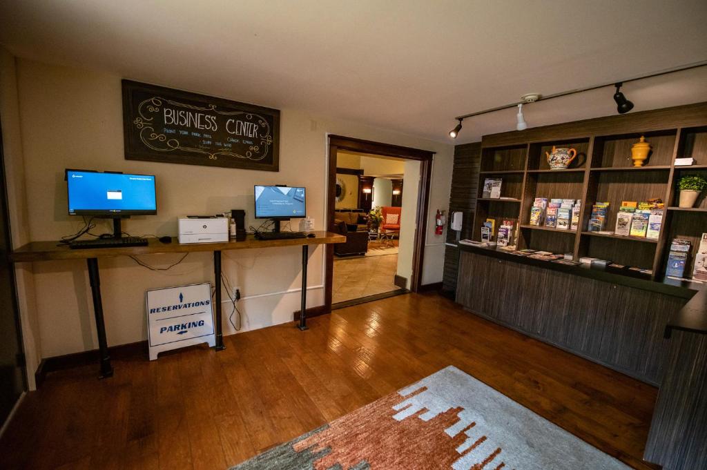 Holiday Inn Bar Harbor Regency Hotel by IHG, Bar Harbor (updated prices ...