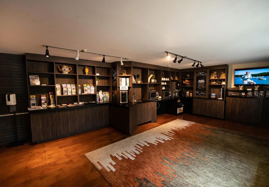 Holiday Inn Bar Harbor Regency Hotel by IHG, Bar Harbor (updated prices ...