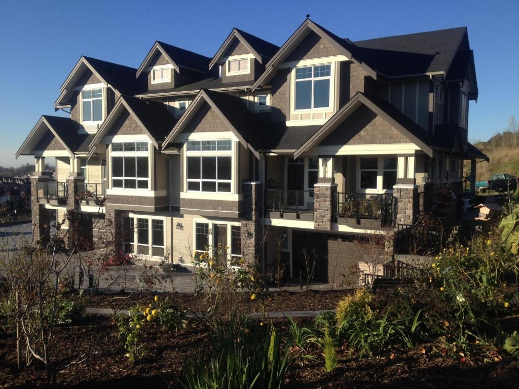 Brookside Inn Brookside Inn Boutique Hotel Abbotsford, Canada