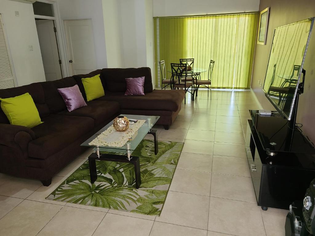 New Kingston Luxurious Secure Condo - ジャマイカ キングストン