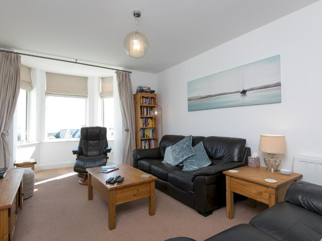 Pass the Keys Spectacular Sea View Apartment with free Parking ...