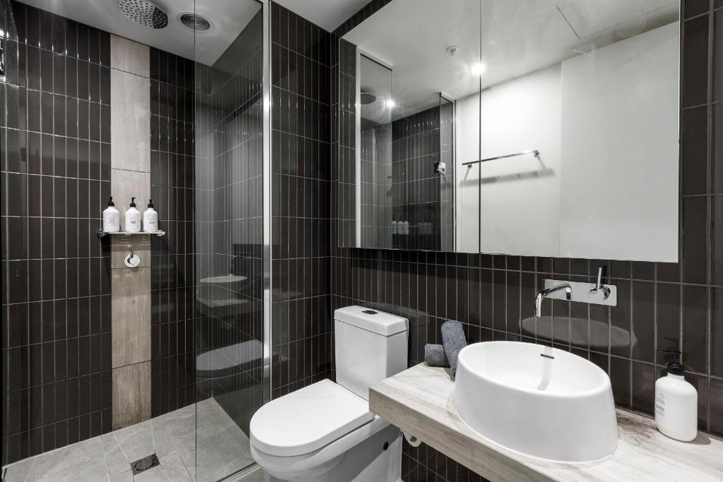 Luxuria Apartments - Fulton Lane, Melbourne (updated prices 2025)