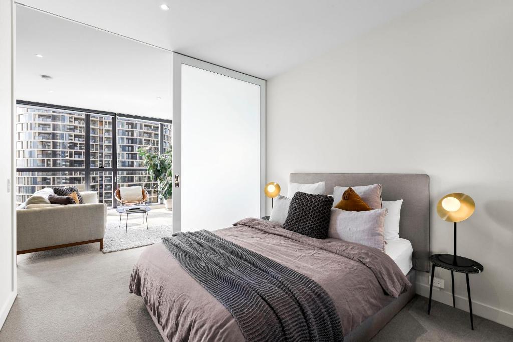 Luxuria Apartments - Fulton Lane in Melbourne - Traveleto