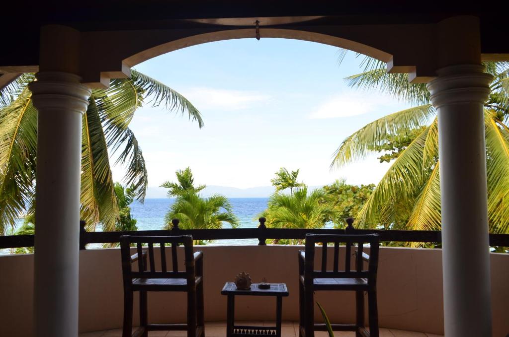 Private beachfront 2 bedroom house with ocean view and direct reef ...