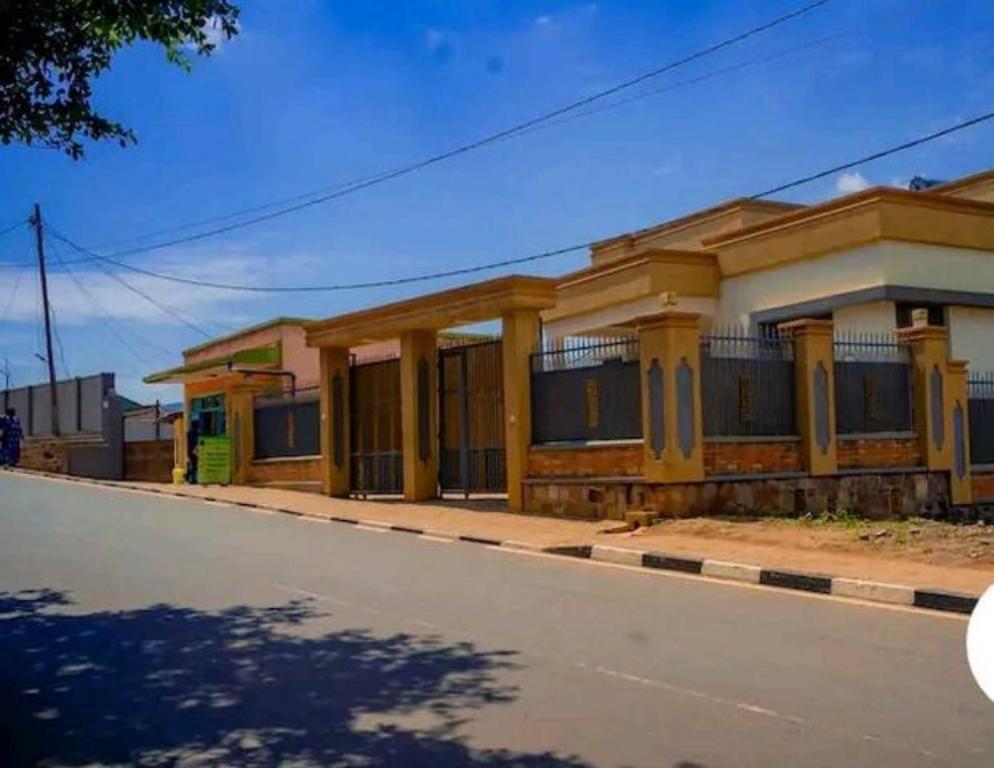 Office & 2 bedrooms entire place in Kimihurura | Apartment in Kigali ...