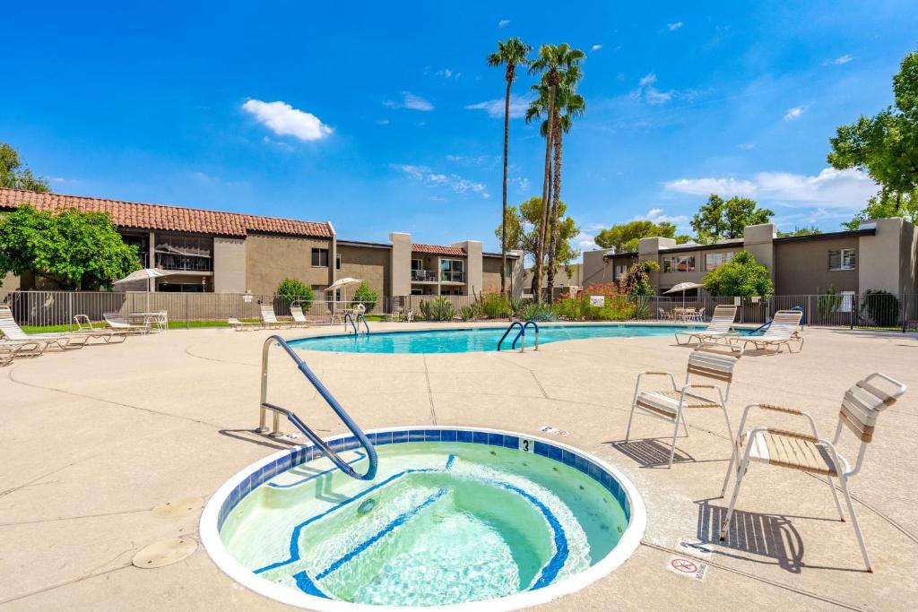 Ferienwohnung Desert Paradise in Arcadia ~ Pool, Hot Tub, Views! (USA ...