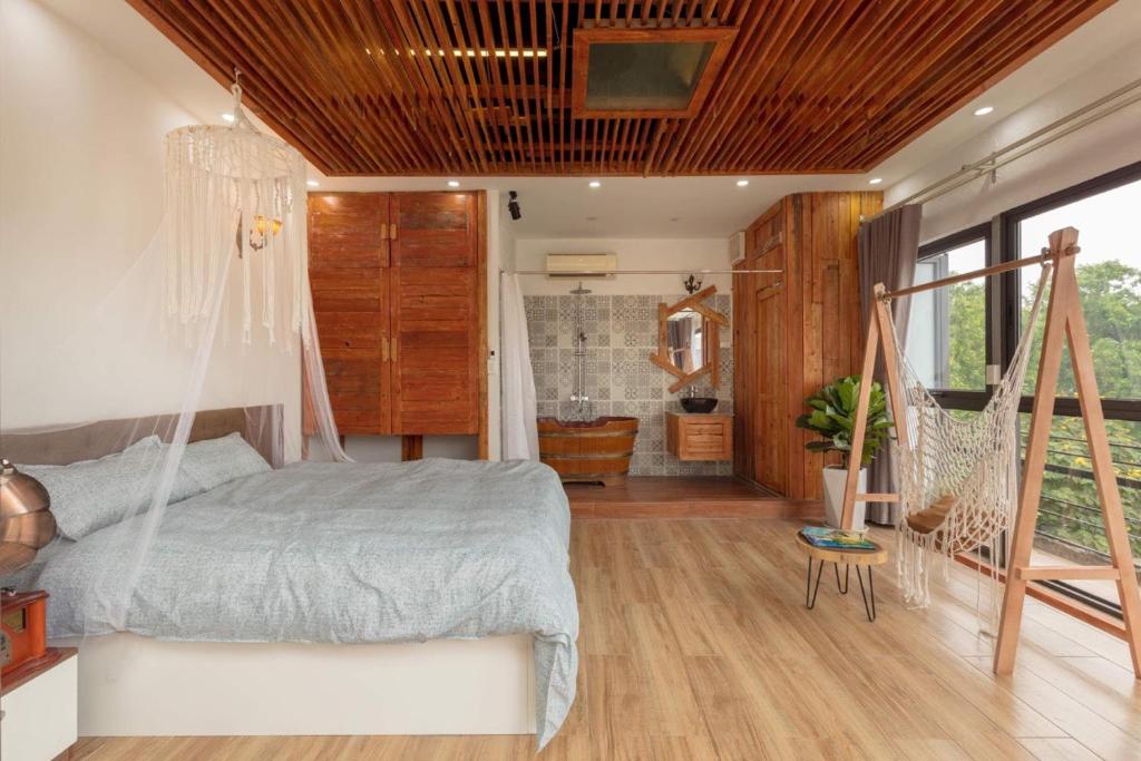 Tropical Theme studio - Centrally Located - City view, Hanoi (updated ...