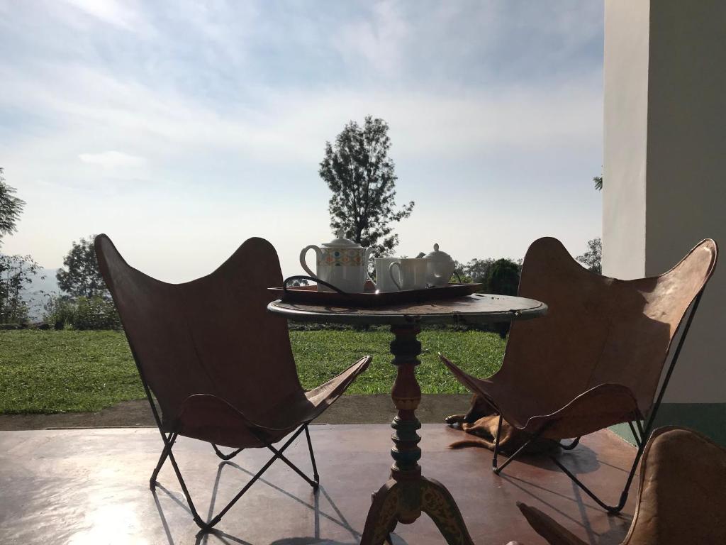 The Haldummulla Estate - Picturesque planters bungalow on organic tea ...