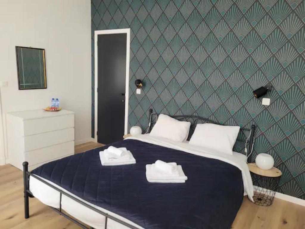 Brand new IRIS ROOM with private bathroom and balcony, Brussels ...
