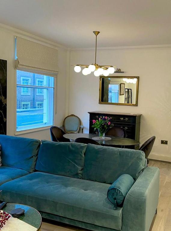 Greenhaven Court - London