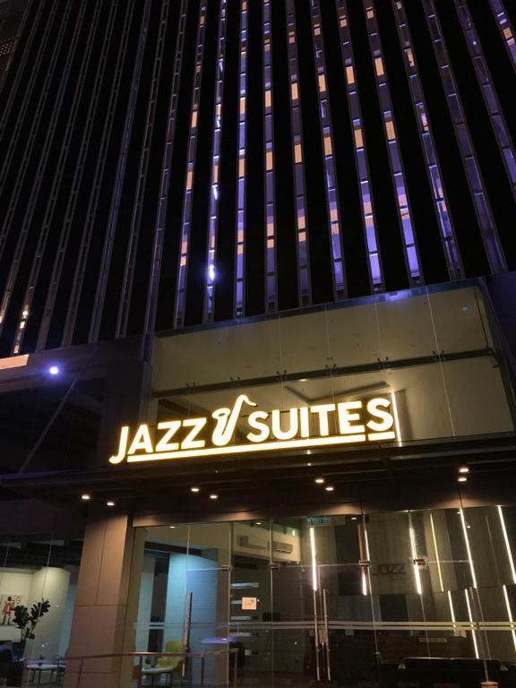 Jazz Service Suites 2 bedroom 35-1 by Yen's Sojourn, Bagan Jermal ...