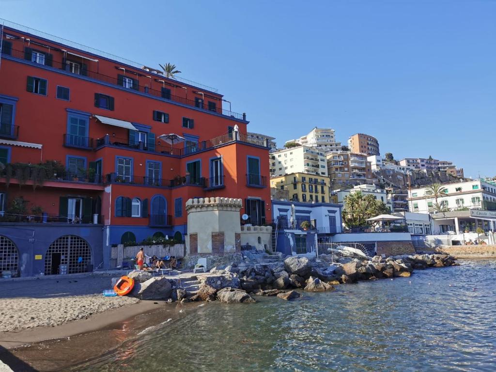 LOFT con spiaggia a Posillipo, Napoli – aktualne ceny na rok 2023