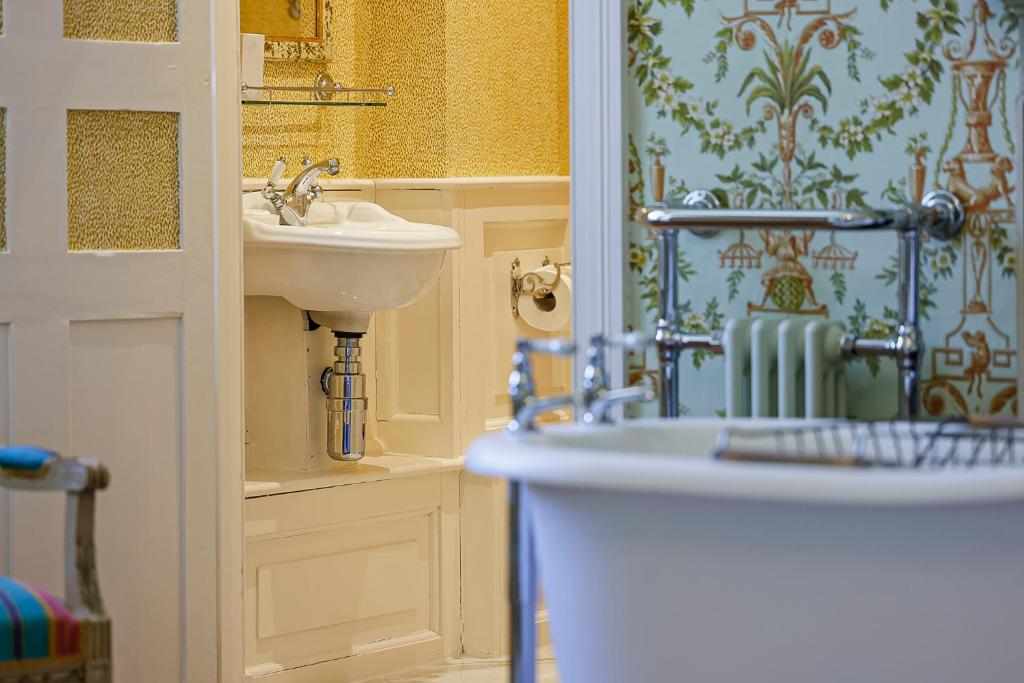 Gileston Manor Luxury B&B, Barry (updated prices 2025)