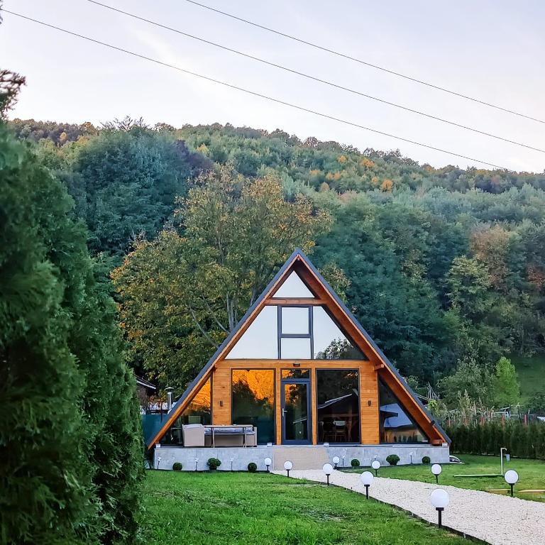 Cabana A-frame Nis, Coţofăneşti – Updated 2023 Prices