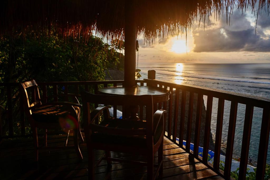 The Hidden Escapes- Stunning 2 Bedroom Villa Directly on Bingin Beach ...