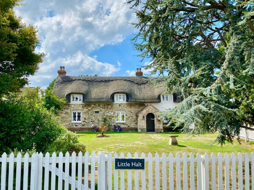 Little Halt, Freshwater (updated prices 2026)