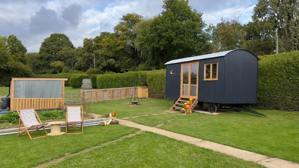 Shepherds Hut at Cedar Gables, Lamberhurst (updated prices 2026)