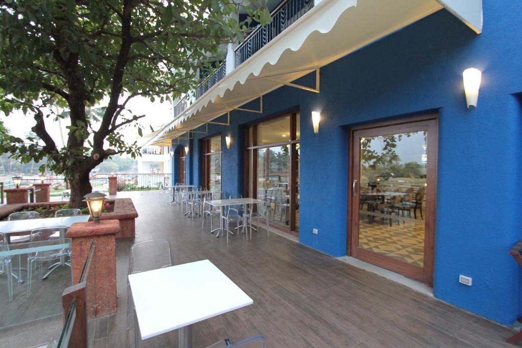 Acron Waterfront Resort, Baga (updated prices 2025)