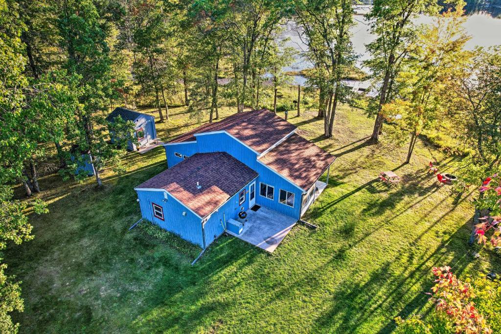Waterfront Webster Cabin with Kayaks and Fire Pit, Webster (updated ...