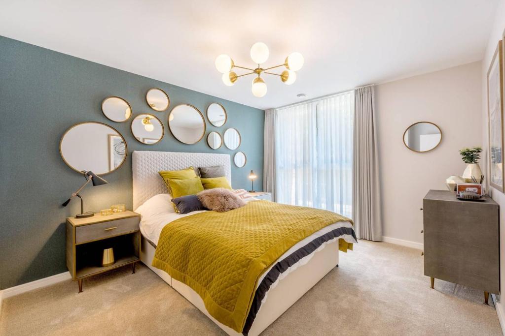 Luxury & Spacious Room with Hot Bath in Ultra Modern flat, London ...