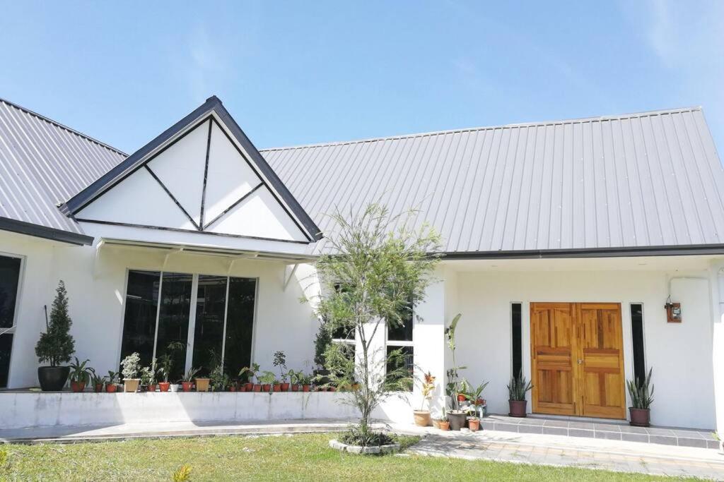 Walai Family Cottage.Strategic,Big &Cosy House, Penampang (updated ...