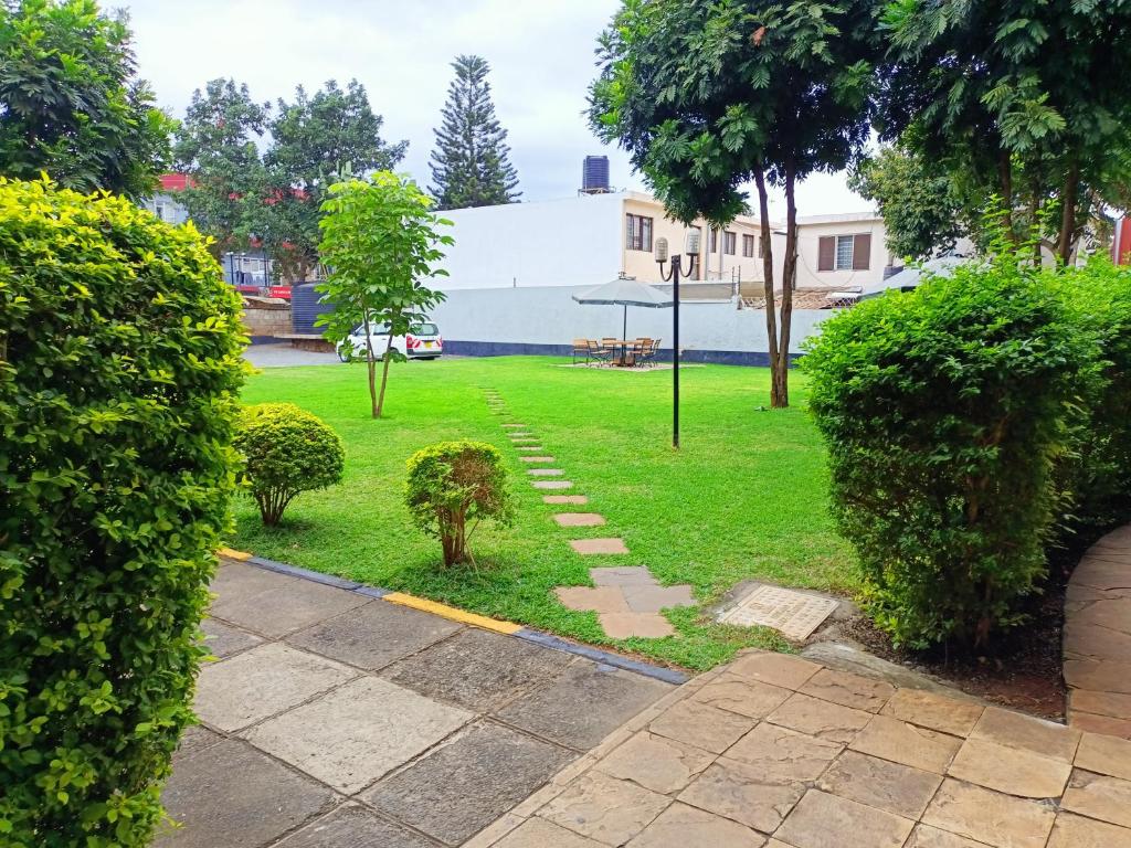 Aga Khan Hospital Garden | Fasci Garden