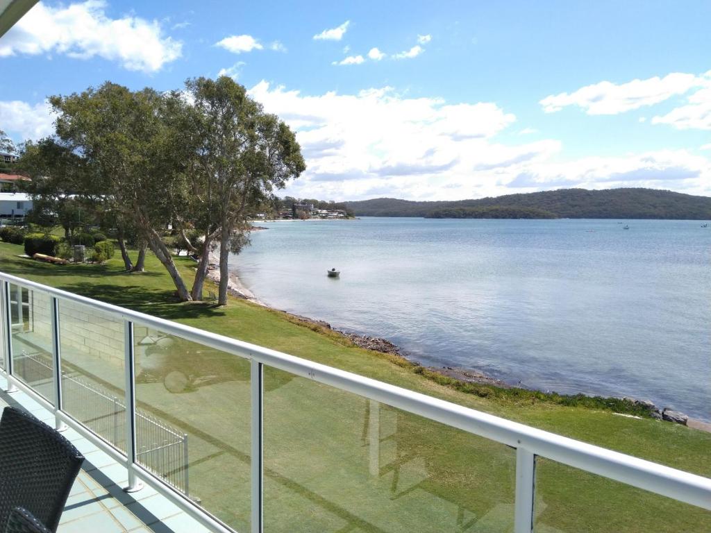 Woodys Place 87a Soldiers Point Rd fantastic duplex on the waterfront ...