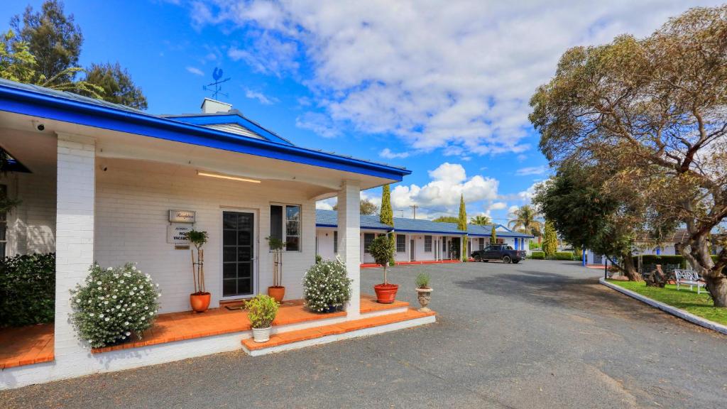 Colonial Motel & Apartments, Young (updated prices 2026)