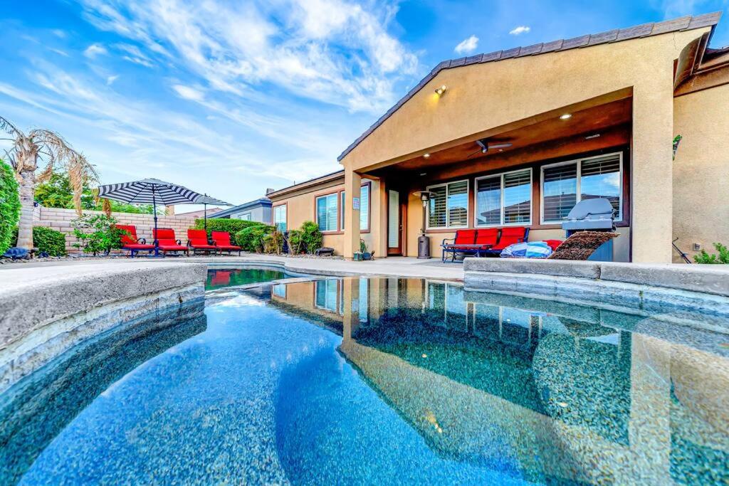 Cheerful 4 bedroom with pool, Indio (updated prices 2025)