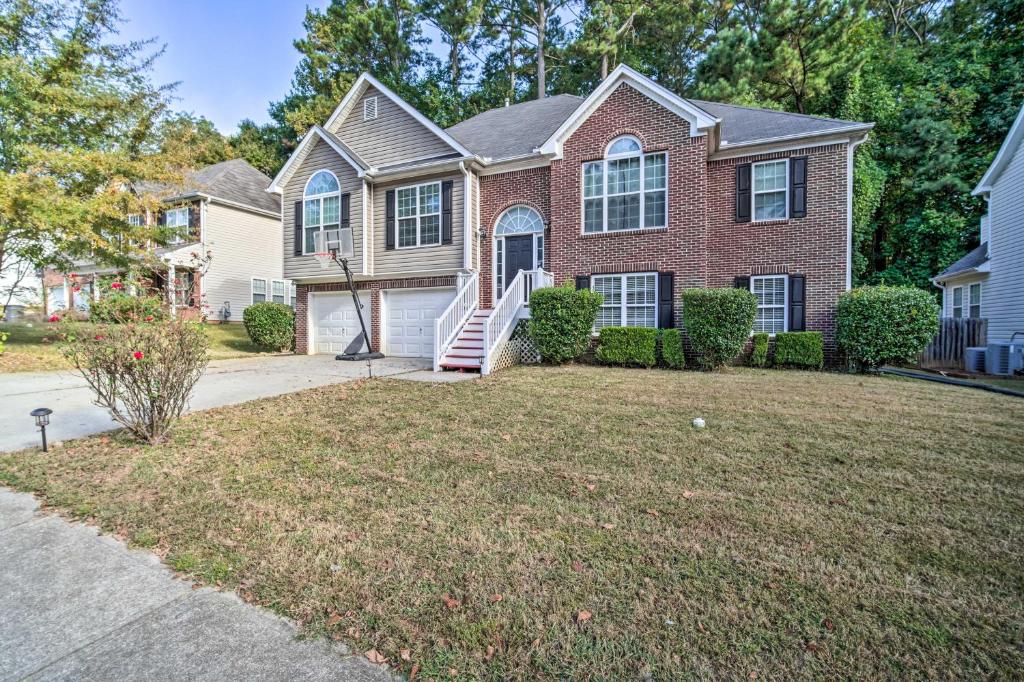 Spacious Acworth Home with Deck about 1 Mi to Lake, Acworth (updated ...