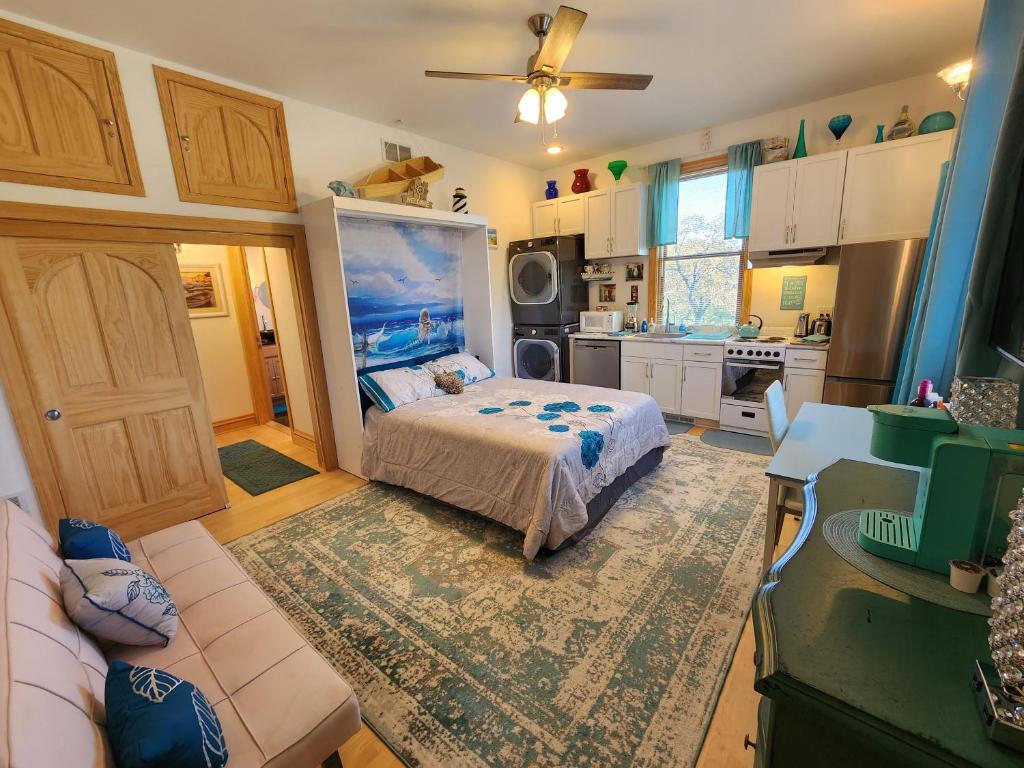 The Starlight Tower Ocean Breeze Suite apartment hotel (USA Fort ...