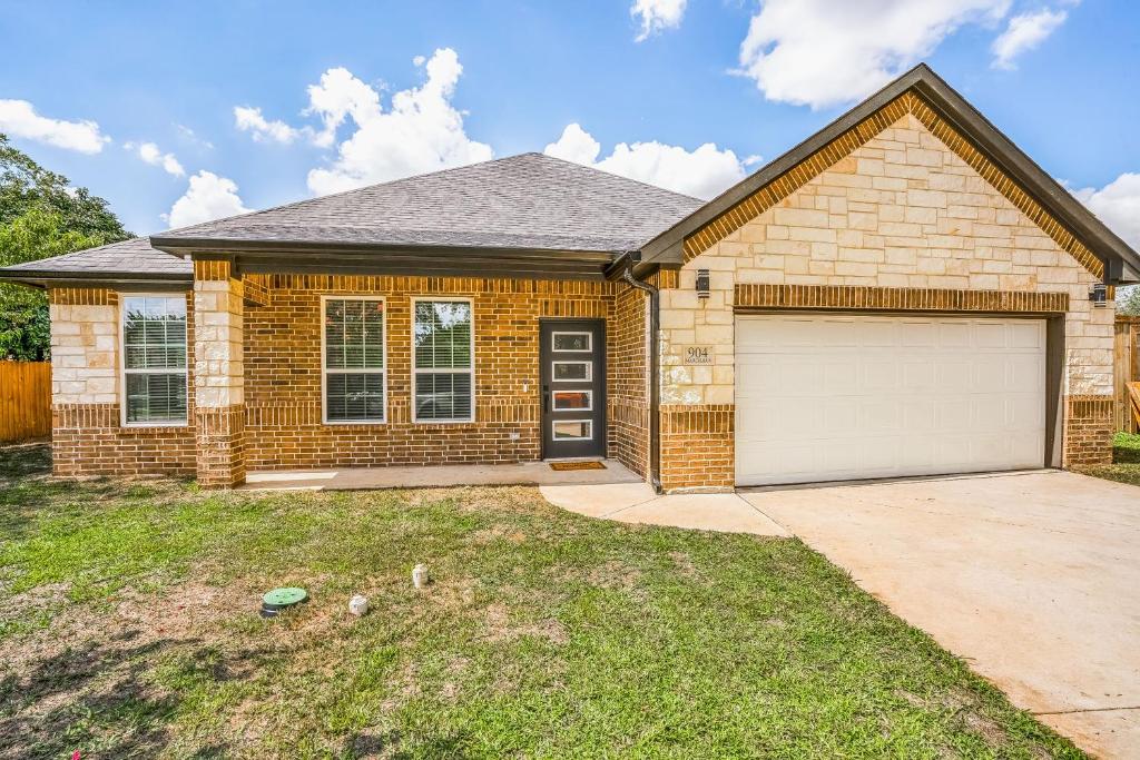 Western Wonder, Arlington (updated prices 2025)