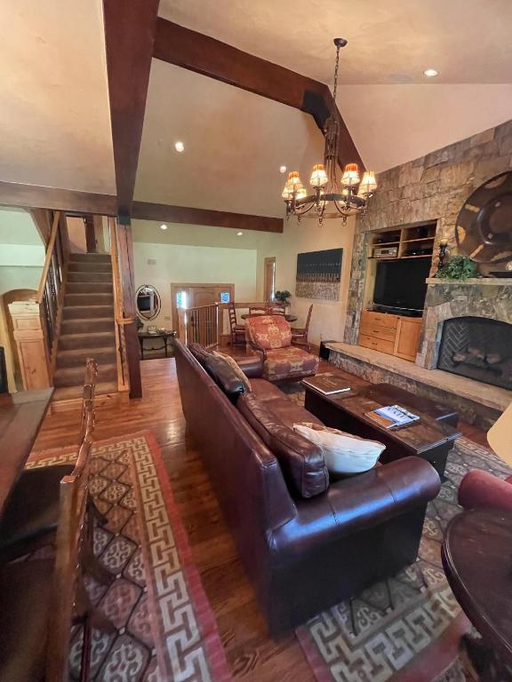 294-E Larkspur Lane, Avon (updated prices 2026)