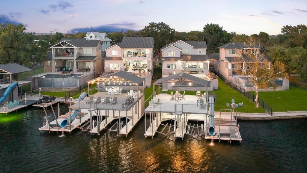 2 Luxury Waterfront Houses Side by Side, Kingsland (updated prices 2026)