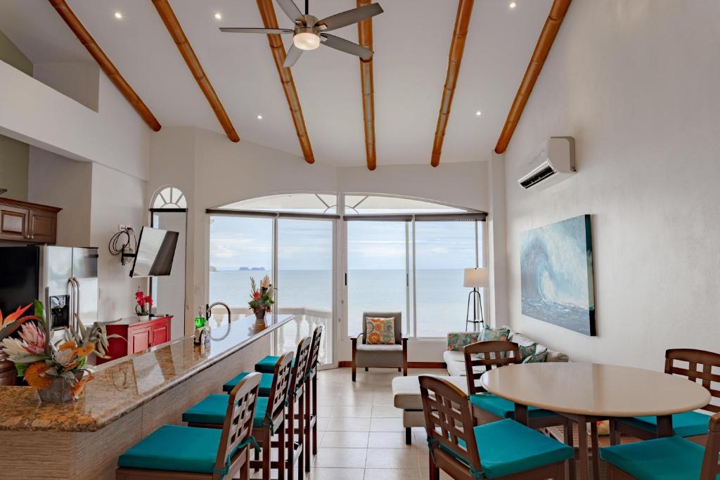 Sunset 303 -Ocean View 3 BR Condo, Tempate (updated prices 2024)