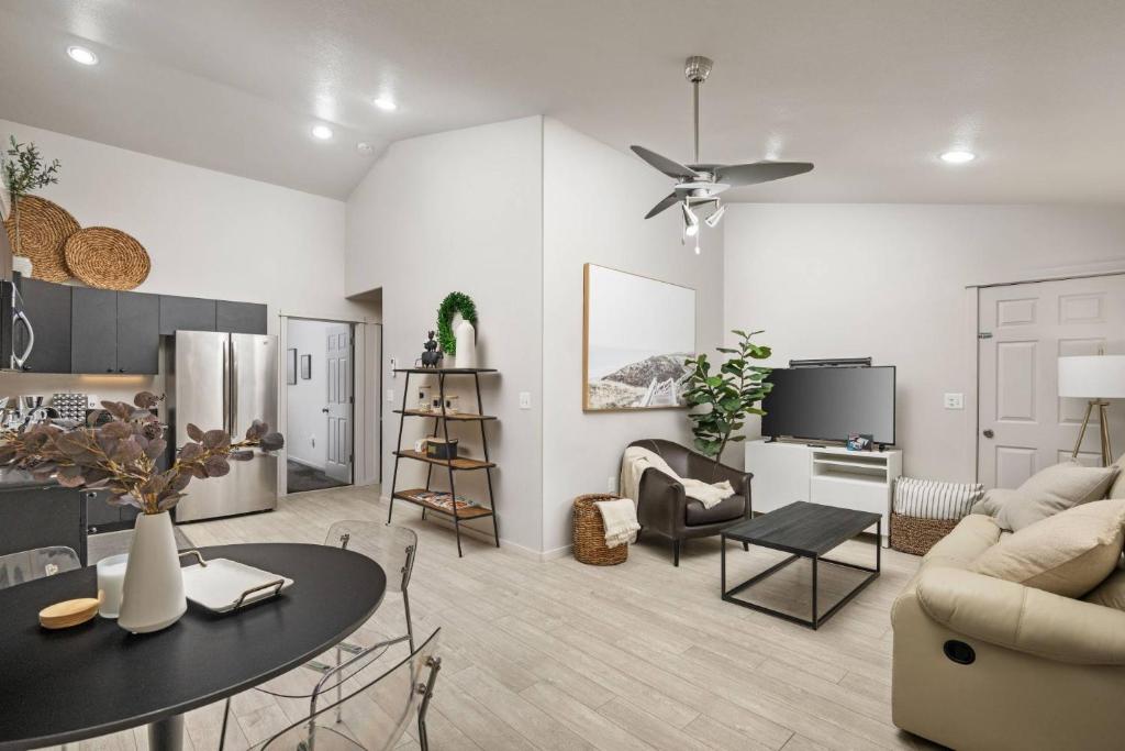 Mill Plain Retreat, Vancouver (updated prices 2026)