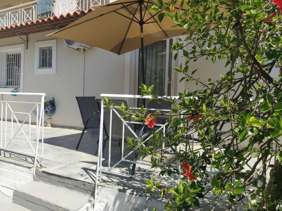 Παραλιακό διαμέρισμα με αυλή, Gythio (updated prices 2024)