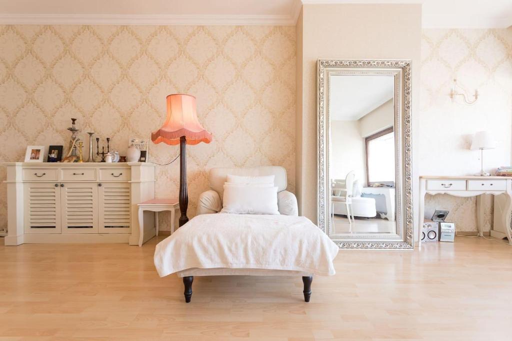 Couple's California Shabby chic LOFT n balcony, Viena – Precios ...