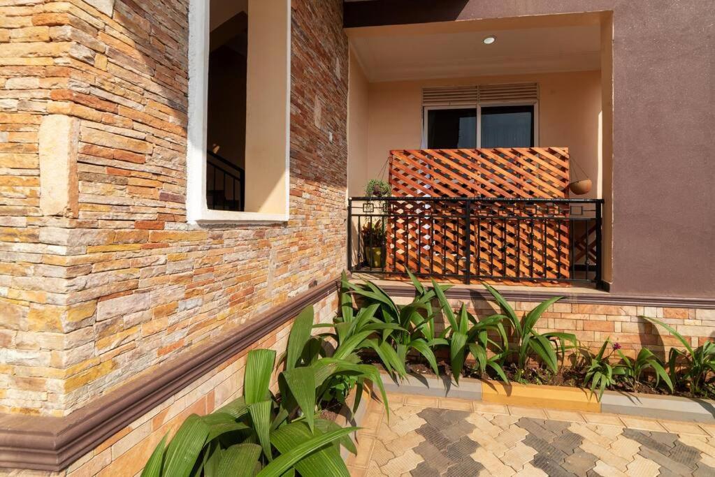 Mi Casa Su Casa - Kyanja, Kampala (updated prices 2025)