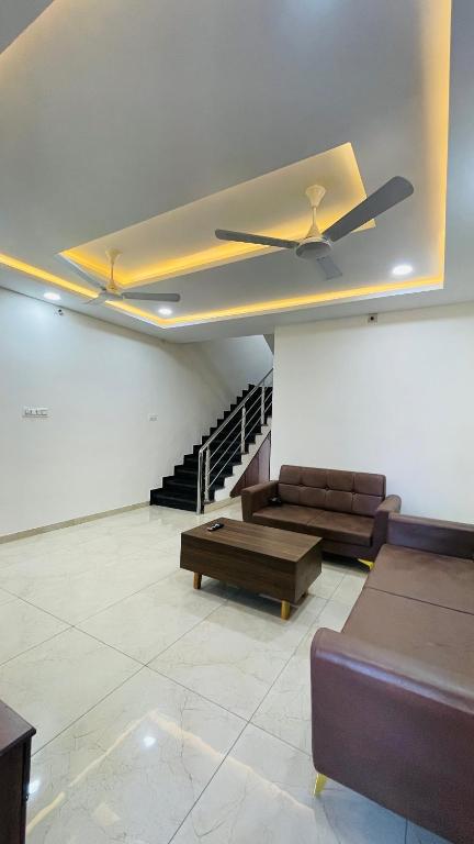 Luxurious 3 BHK Villa In Bhuj - Shivani Homestay, Bhuj (updated prices ...