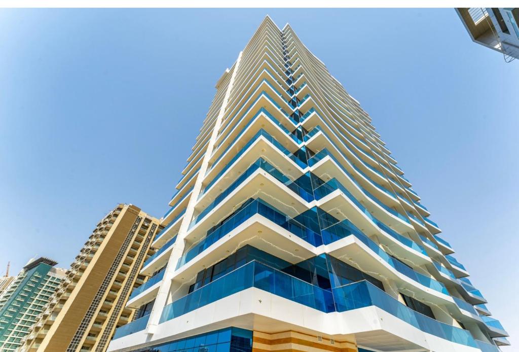 Waves Tower Business Bay - Dubai