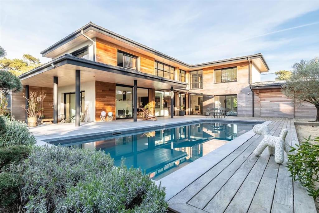 Villa des Pins : maison d'architecte avec piscine, à 500m des plages ...